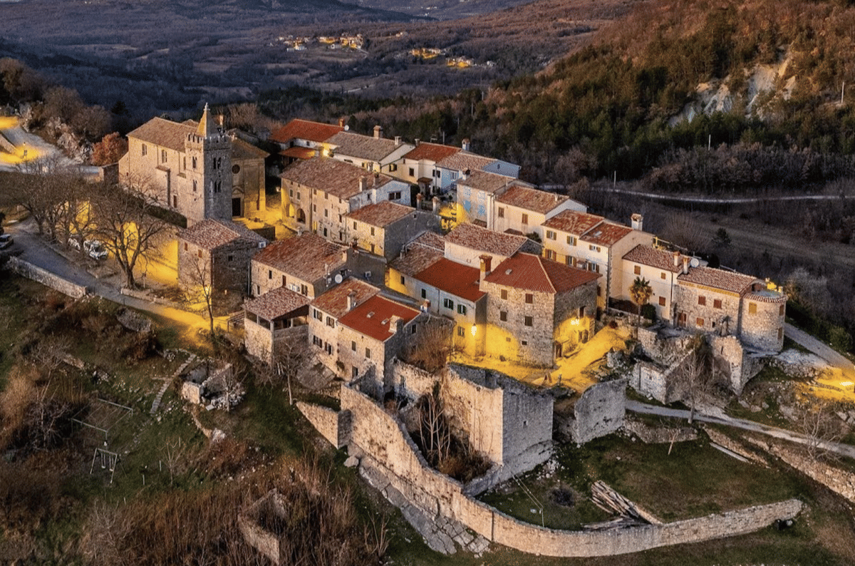 5 Fakta Kroasia, Lokasi Syuting Film Sore: Istri dari Masa Depan ...