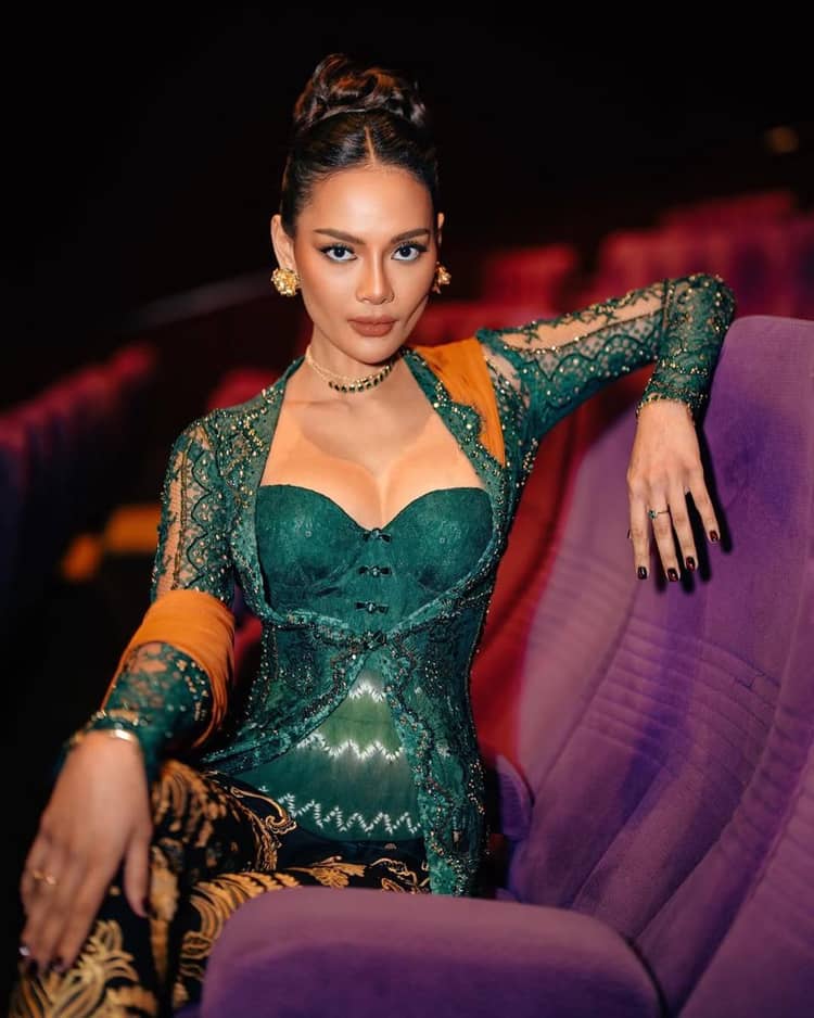 8 Ide OOTD a La Erika Carlina yang Selalu Stylish | Popbela.com