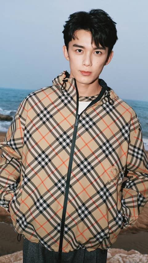 Burberry Umumkan Wu Lei Sebagai Brand Ambassador Terbaru | Popbela.com