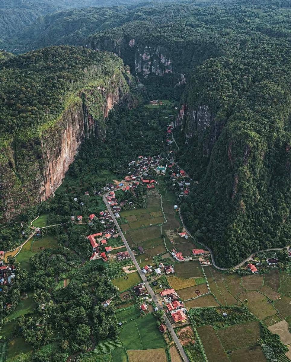 7 Tempat Wisata di Lembah Harau yang Menakjubkan | Popbela.com