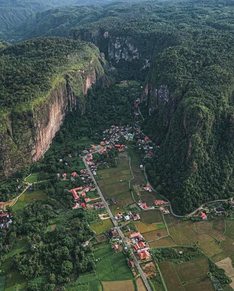 7 Tempat Wisata di Lembah Harau yang Menakjubkan | Popbela.com