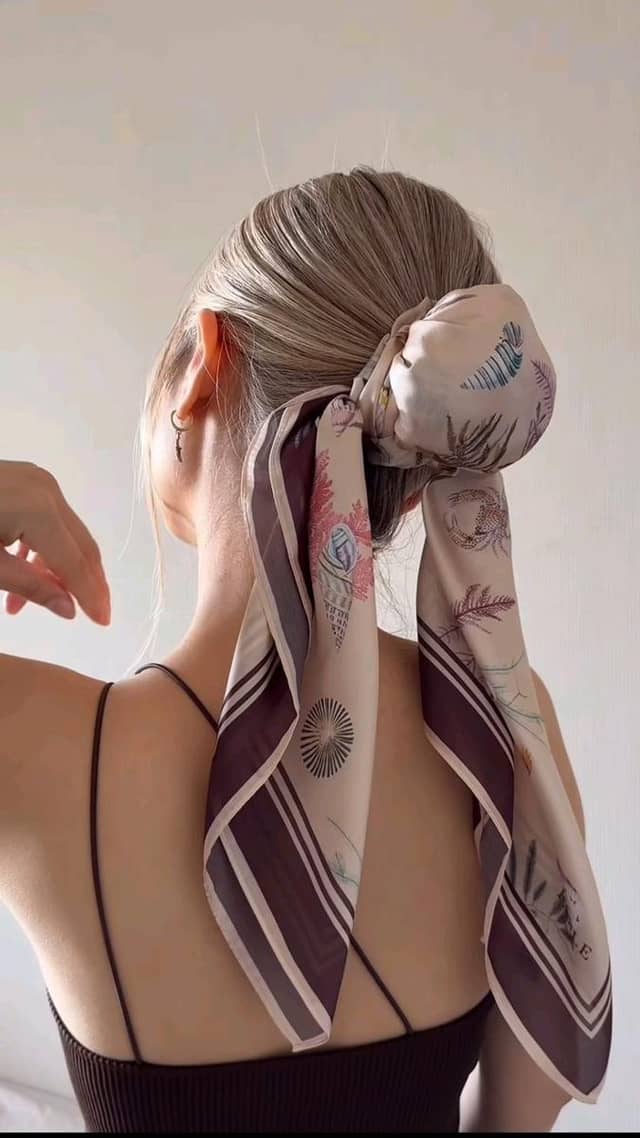 5 Inspirasi Scarf Bun Hairstyle yang Elegan dan Versatile | Popbela.com