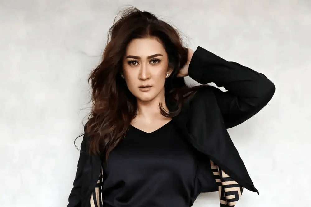 Lika-liku Asmara Nafa Urbach, dari Primus Yustisio ke Zack Lee! | Popbela.com