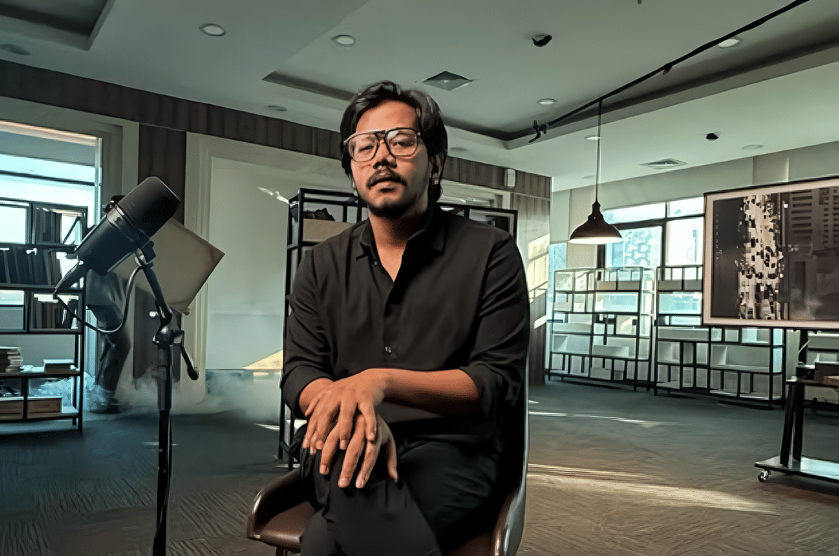 Biodata dan Profil Ferry Irwandi: Karier, Kehidupan, Pendidikan | Popbela.com