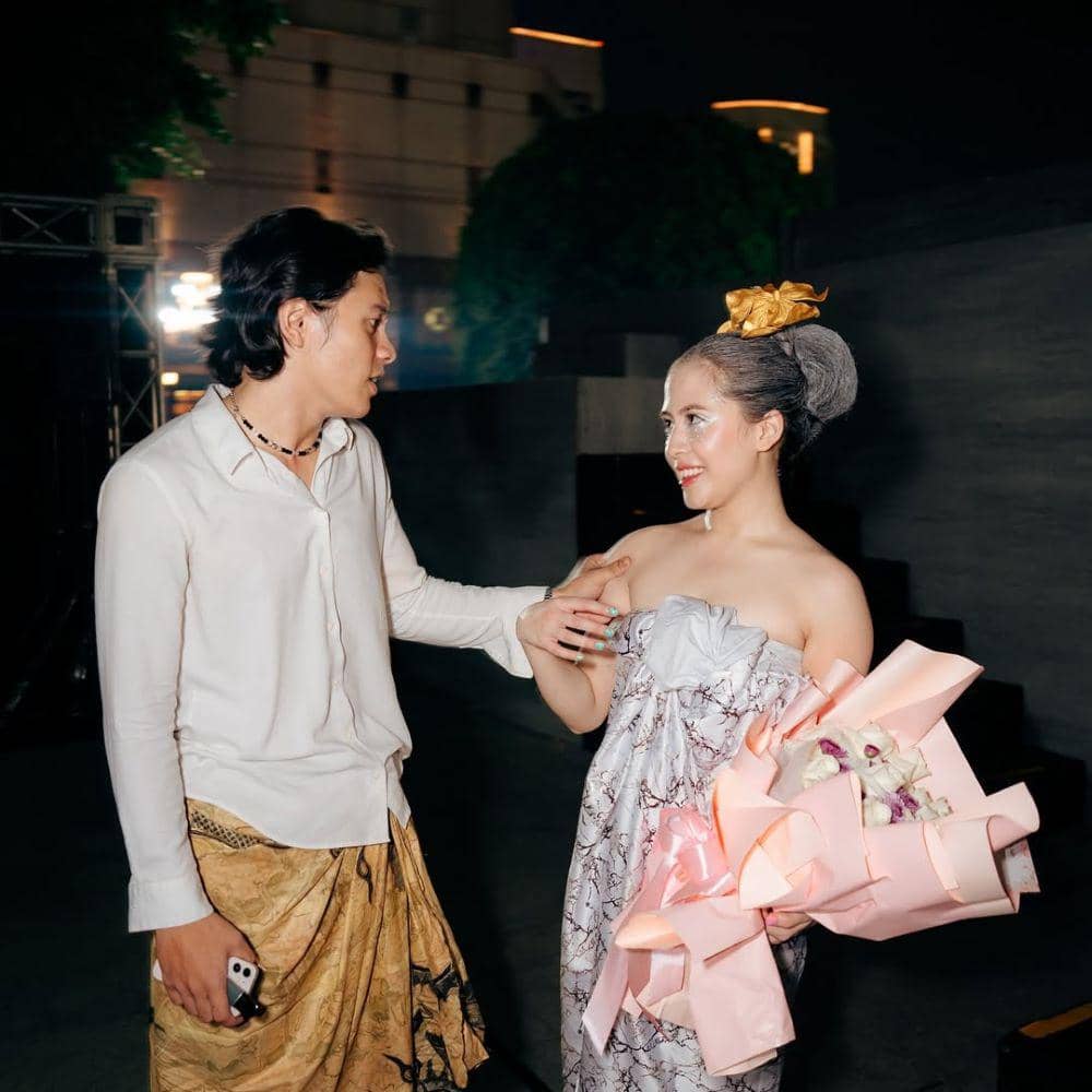 8 Gaya Pacaran Adhisty Zara dan Tsaqib yang Saling Dukung | Popbela.com