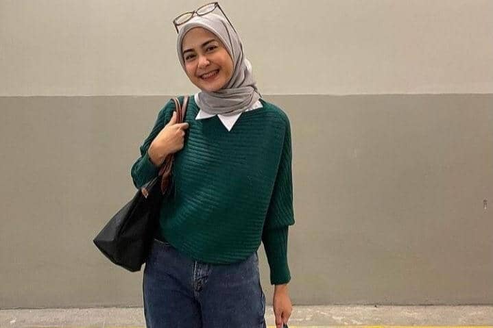 Baju Hijau Tosca Cocok dengan Jilbab Warna Apa? Cek 15 Inspirasinya ...