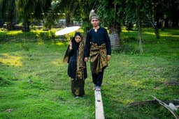 17 Tema Hari Batik Nasional 2025 yang Menarik dan Berkesan | Popbela.com