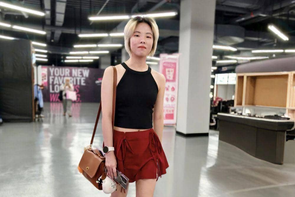 10 Inspirasi OOTD Warna Coklat Mahogany, Stylish dan Elegan | Popbela.com
