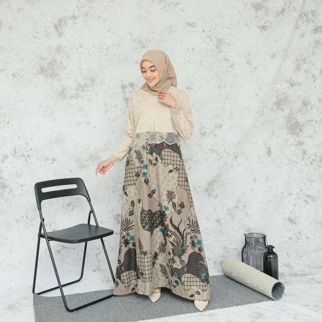 Model Gamis Batik Kombinasi Modern Terbaru 2025 | Popbela.com