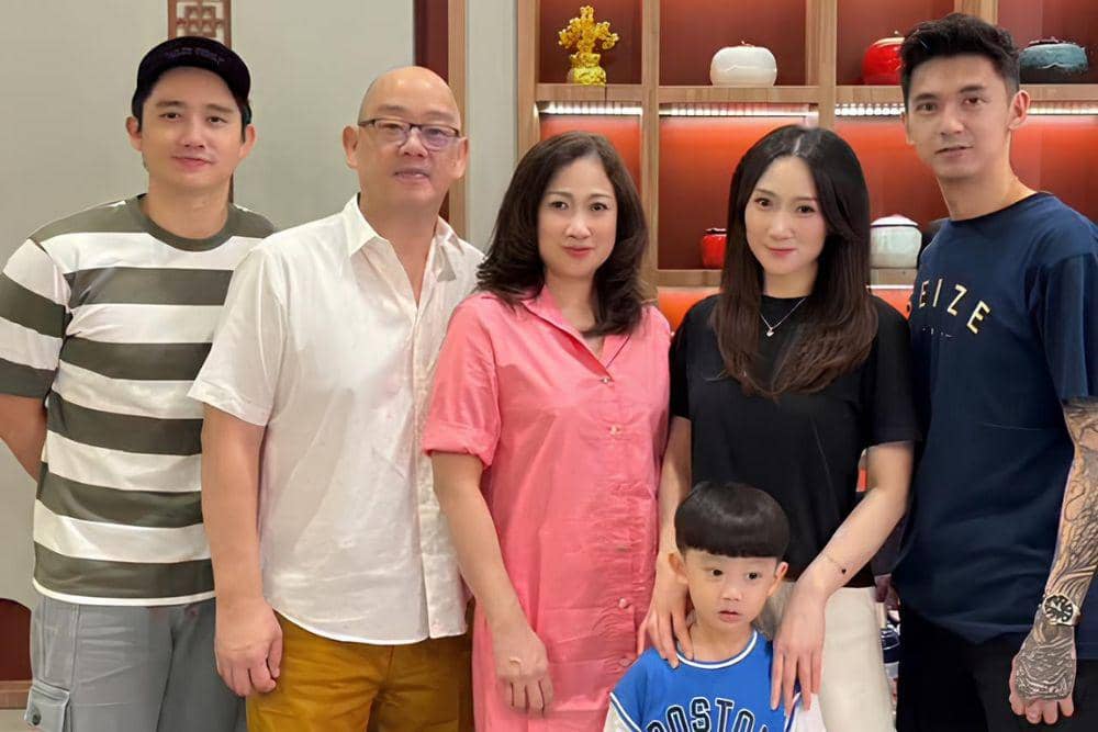 5 Fakta Keluarga Kenny Austin yang Berasal dari Medan | Popbela.com