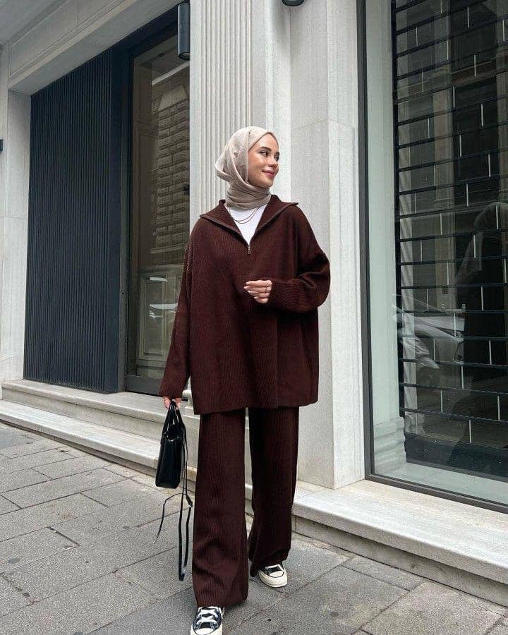 Warna Mahogany Cocok dengan Warna Apa? Ini 7 Inspirasinya | Popbela.com