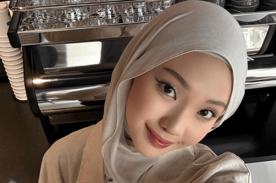 Perjalanan Karier Julia Prastini, dari Hafidzah hingga Selebgram Hits ...