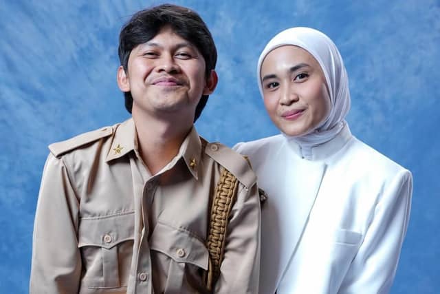 7 Fakta Keluarga Indra Jegel, Tumbuh dalam Lingkungan Agamis | Popbela.com
