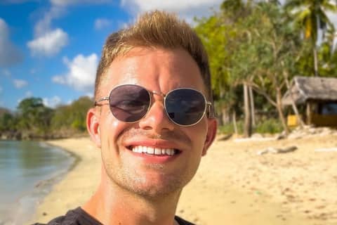 Profil Kristian Hansen | Popbela.com