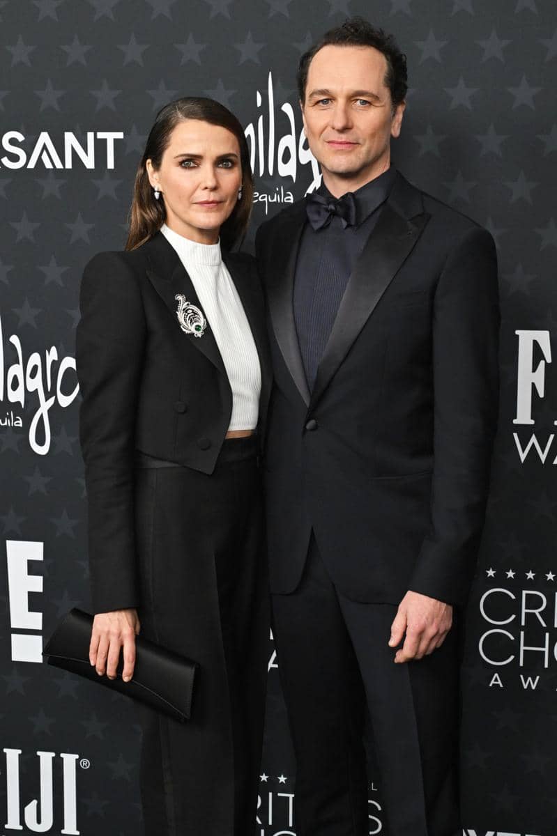 Sweet! 12 Potret Romantis Pasangan Artis di Critics Choice Awards 2026 ...