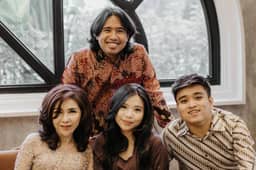 6 Fakta Keluarga Joshua Suherman, Mamanya Selamatkan Aurelie Moeremans ...