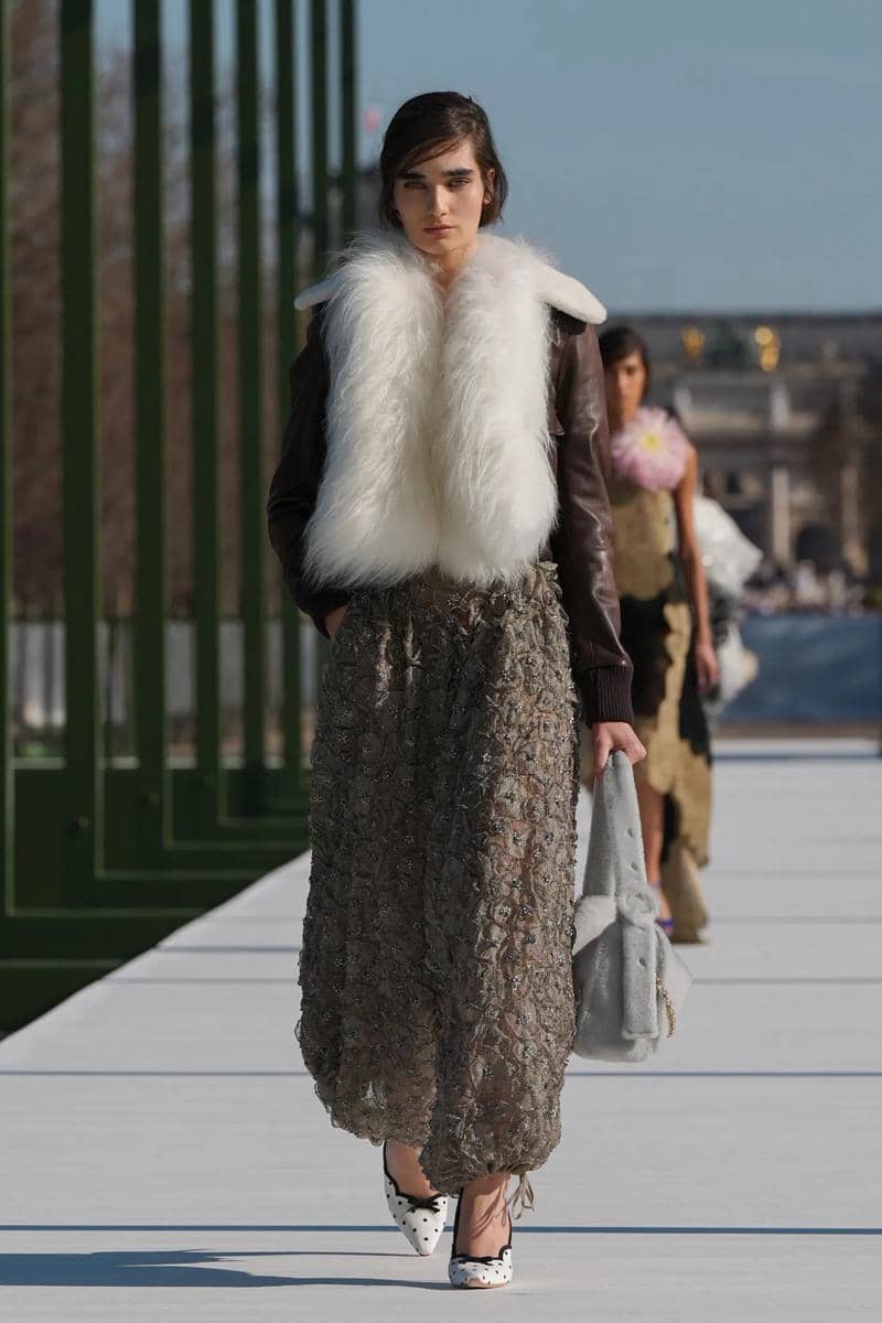 Taman Bunga dan Parisian Style ala Dior di Paris Fashion Week AW26 ...