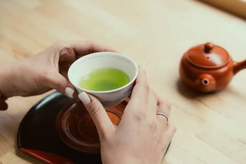 5 Minuman Alami yang Membuat Kulit Lebih Cerah, Apa Saja? | Popbela.com